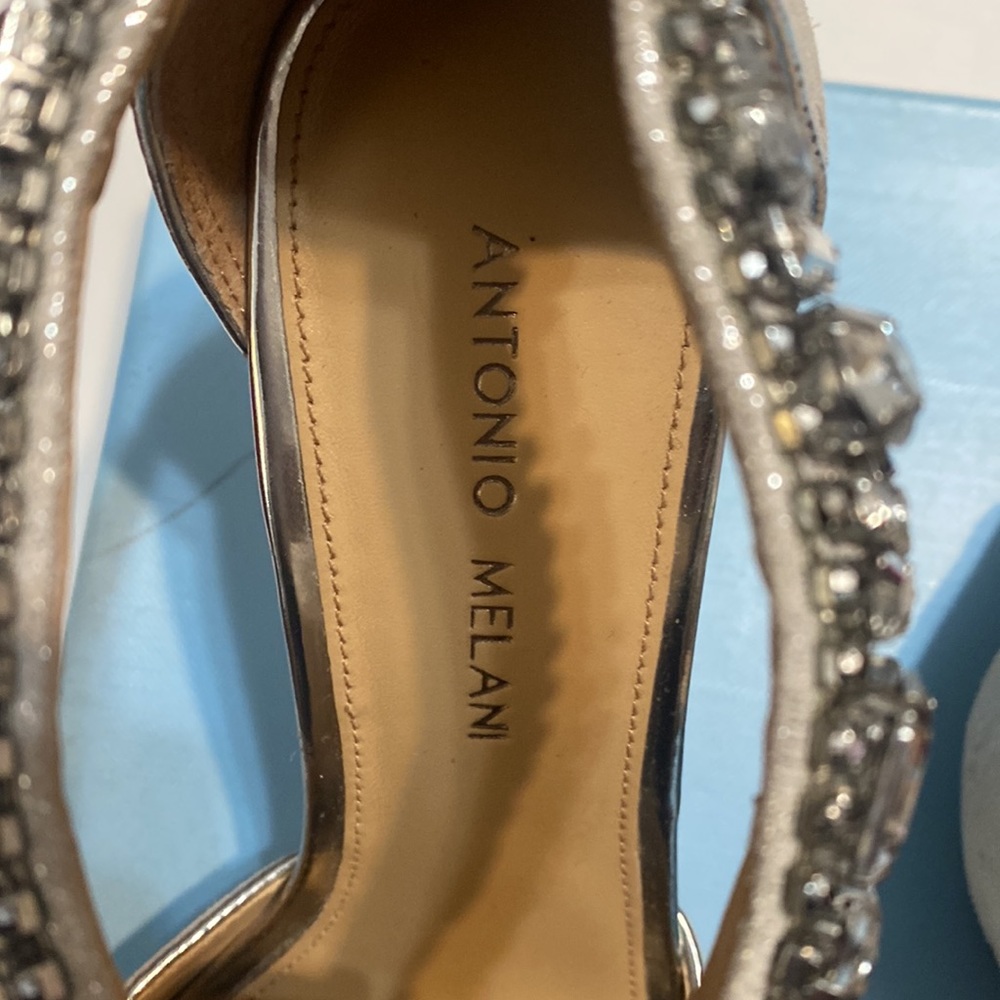 Antonio Melani Cream Colored Platform Shoe - Gem